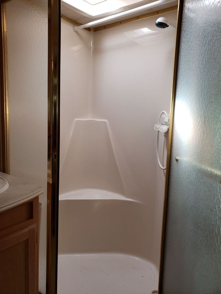 2005 National RV Sea Breeze 8321LX - National Vehicle