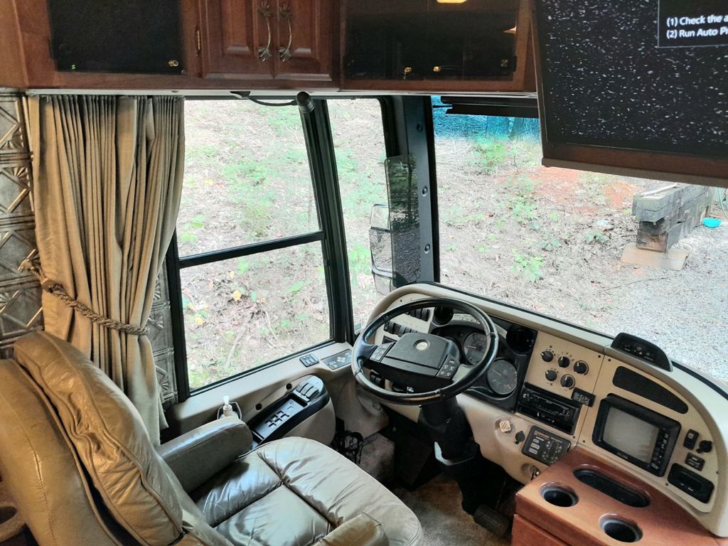 2005 American Coach American Tradition 40L - National Vehicle