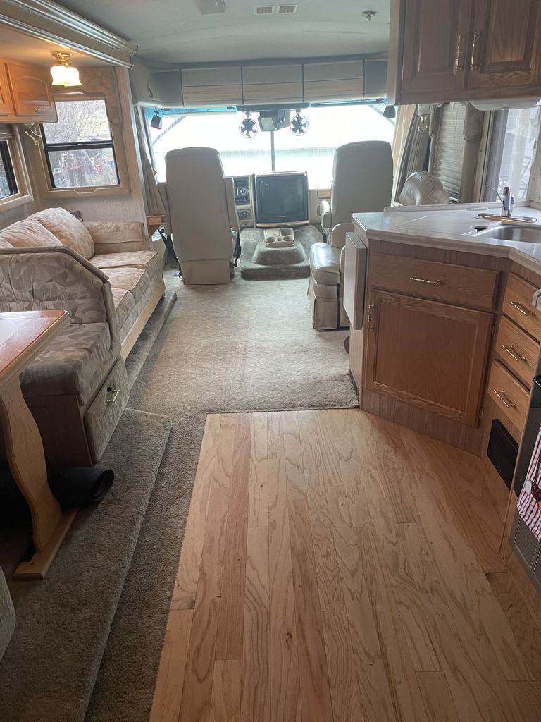 2000 Pace-Arrow Vision 36B - National Vehicle