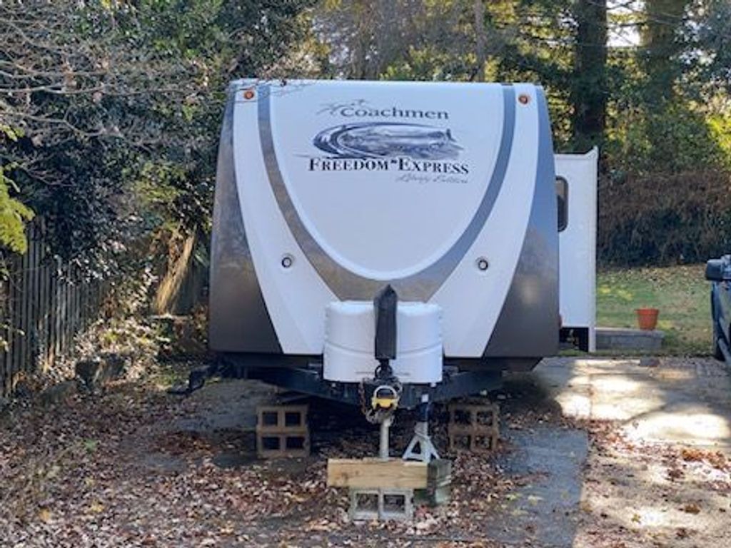 2012 Coachmen Freedom Express 281RLDS - National Vehicle