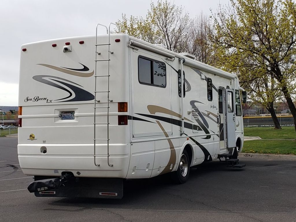 2005 National RV Sea Breeze 8321LX - National Vehicle