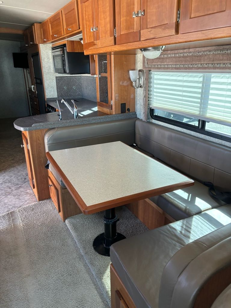 2008 Itasca Suncruiser 33V - National Vehicle