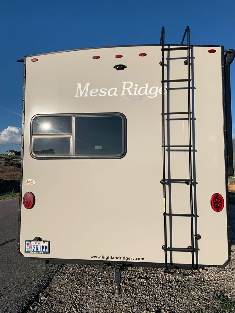 2021 Highland Ridge Mesa Ridge XLT 364BHS - National Vehicle