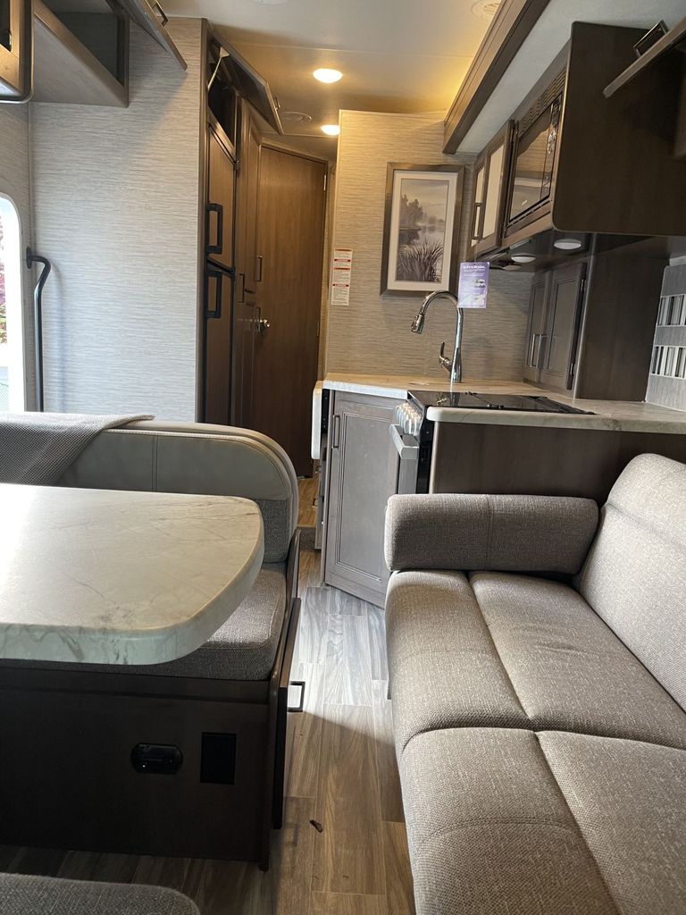 2021 Thor Motor Coach Freedom Elite 27FE - National Vehicle