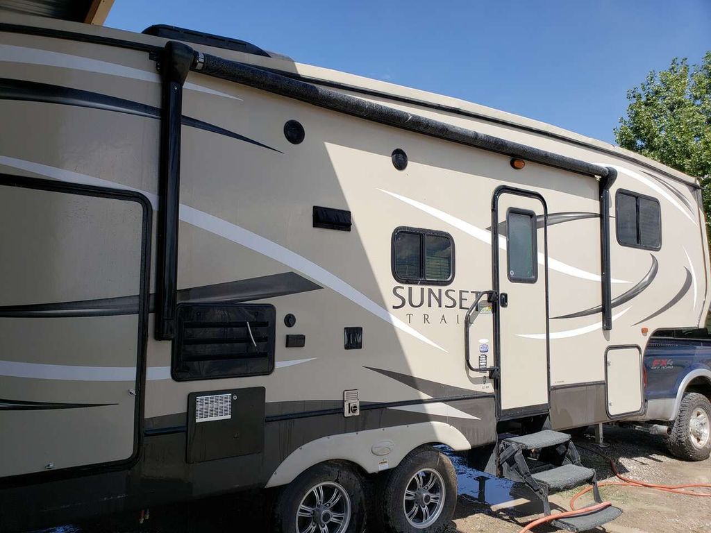2015 Crossroads Sunset Trail Reserve 22RB - National Vehicle