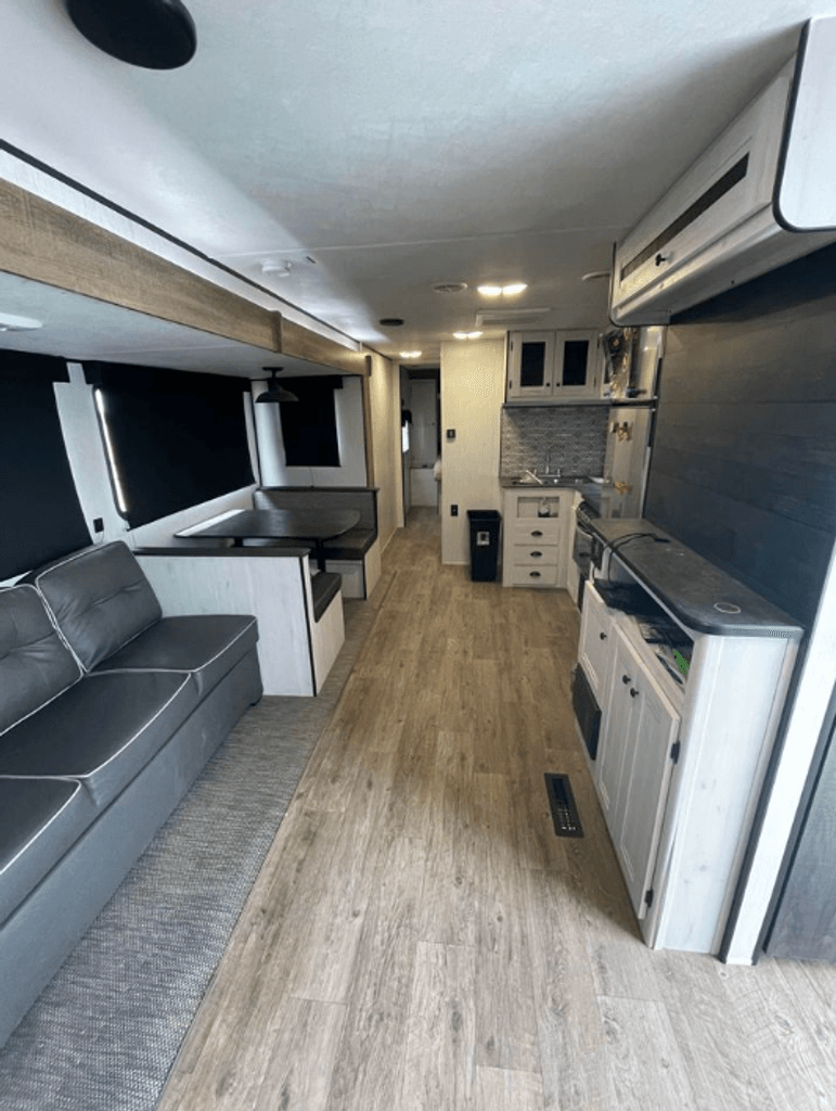 2022 Heartland Trail Runner 31DB - National Vehicle