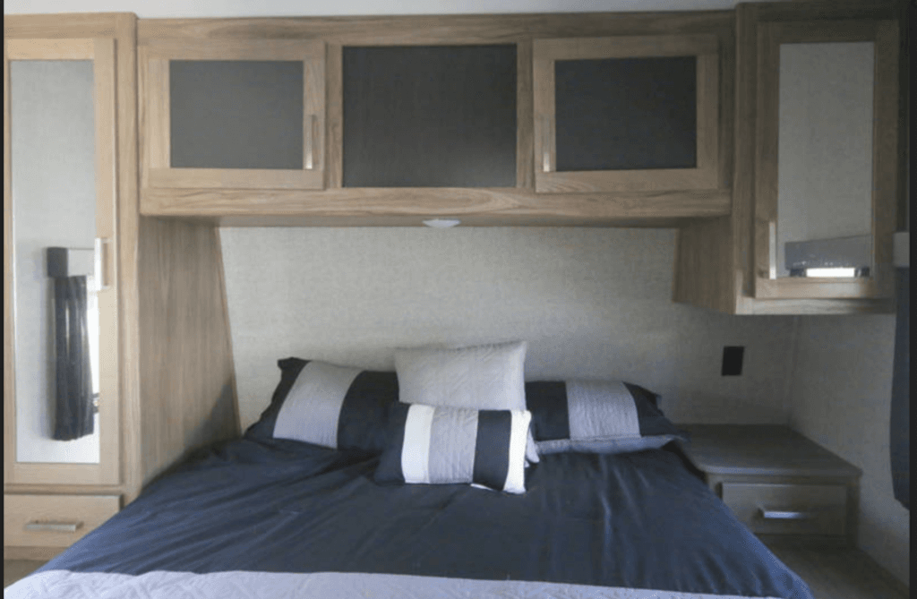 2019 Dutchmen Endurance 3316 - National Vehicle