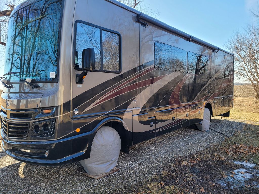 2020 Fleetwood Bounder 33C - National Vehicle