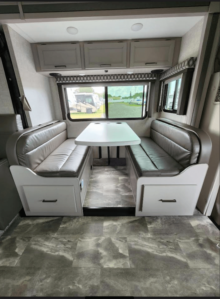 2022 Thor Motor Coach Quantum LC25 - National Vehicle