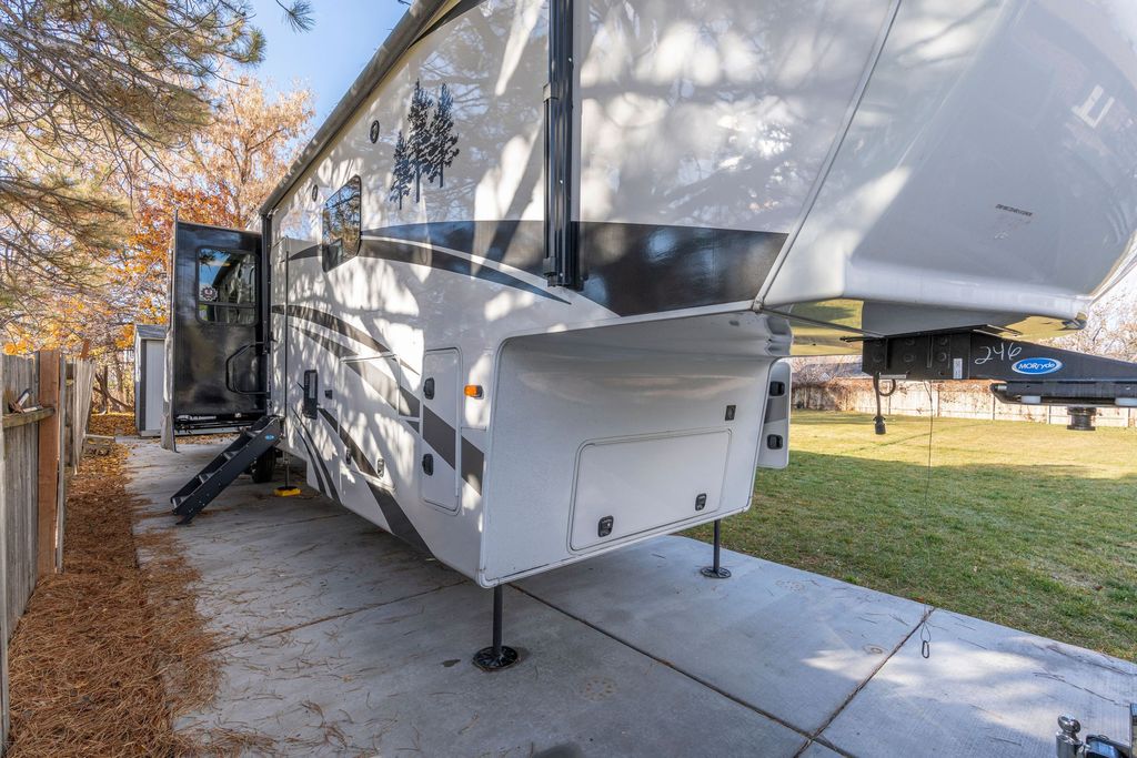 2020 Redwood RV 5th Wheel 4001 LK - National Vehicle