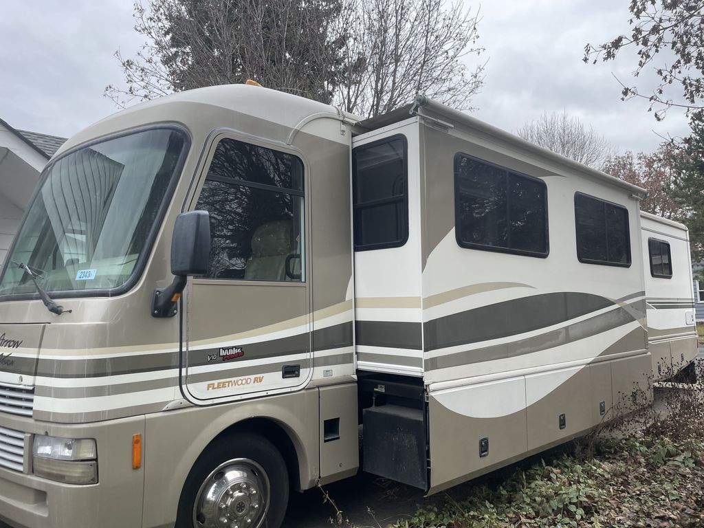 2000 Pace-Arrow Vision 36B - National Vehicle