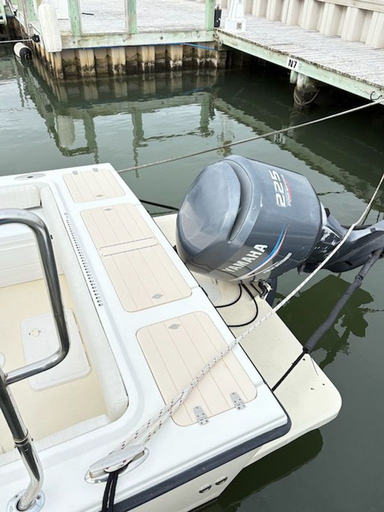 2010 Parker 2320 Sport Cabin SL - National Vehicle