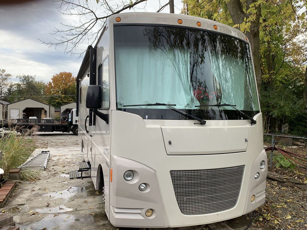 2016 Winnebago Vista 26HE - National Vehicle