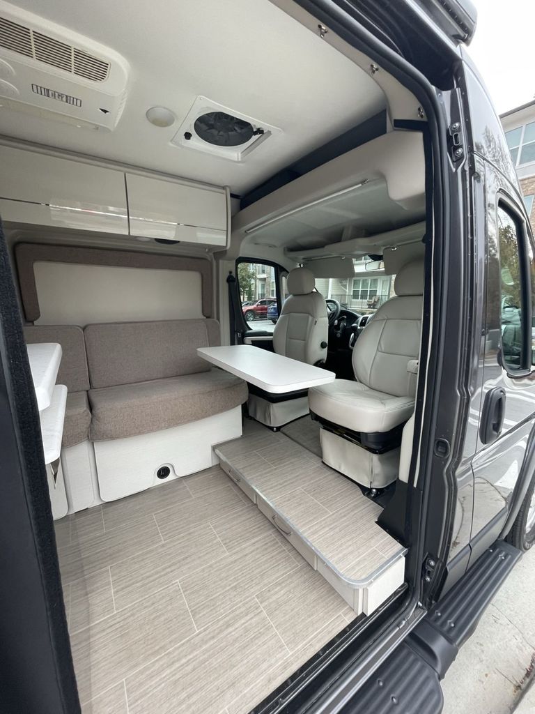 2022 Thor Motor Coach Rize 18M - National Vehicle