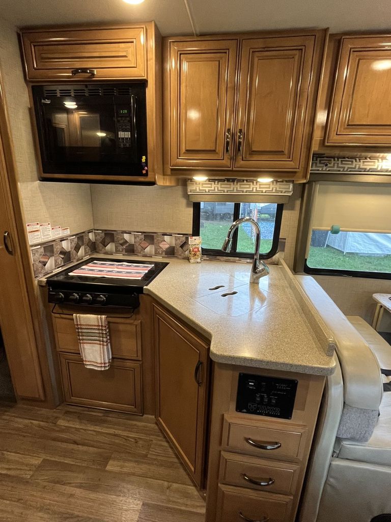 2018 Thor Motor Coach Quantum 26RS - National Vehicle