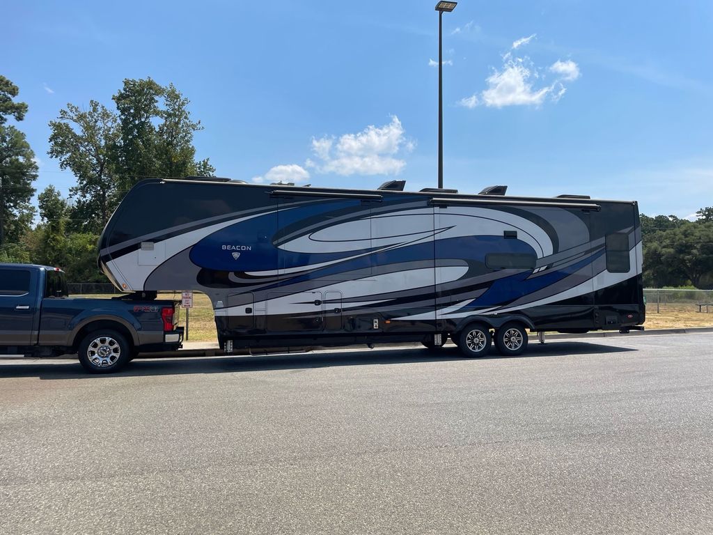 2020 Vanleigh Beacon 39FBB - National Vehicle