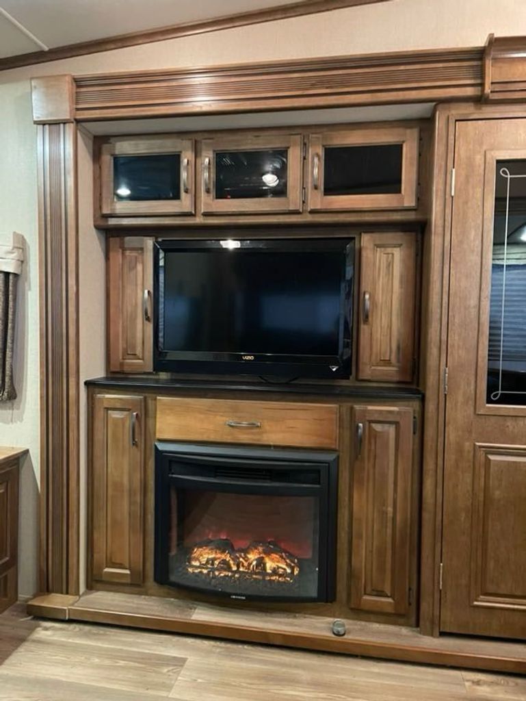 2015 Grand Design Reflection 303RLS - National Vehicle