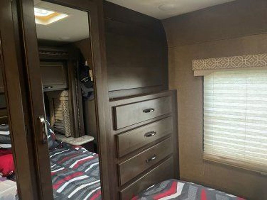 2018 Thor Motor Coach Freedom Elite 29FE - National Vehicle