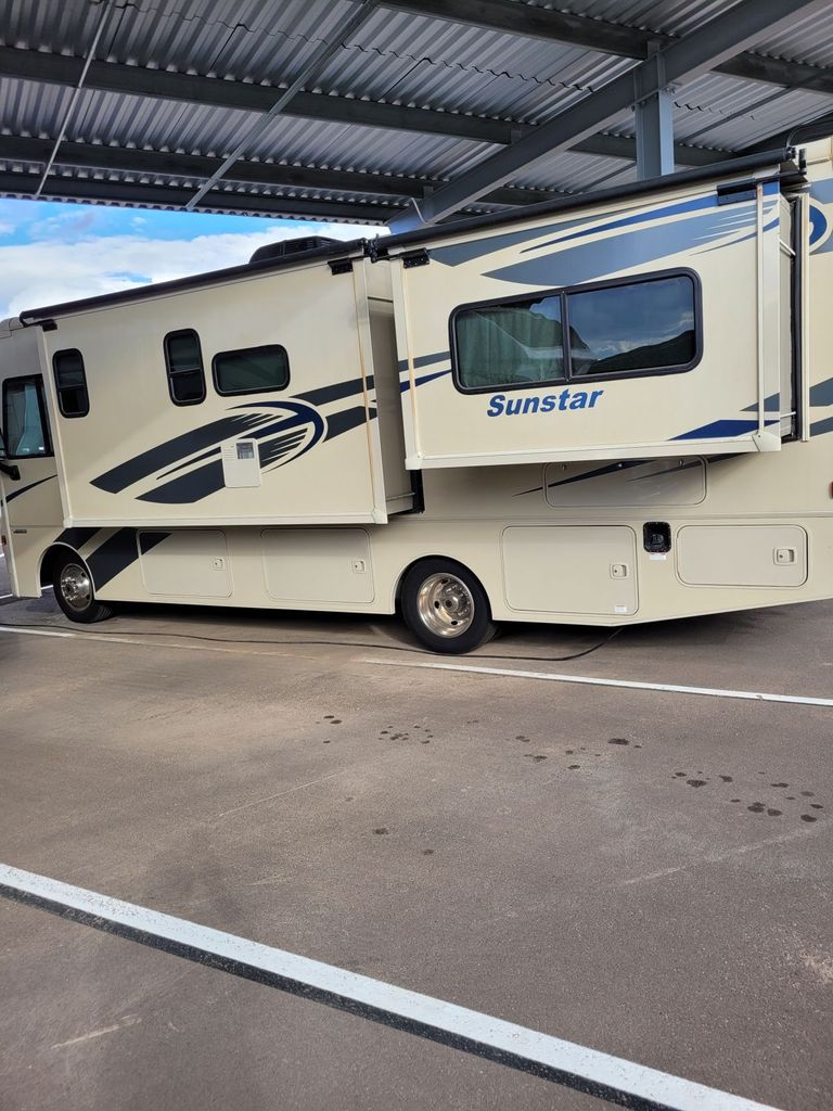 2018 Winnebago Sunstar 27PE - National Vehicle