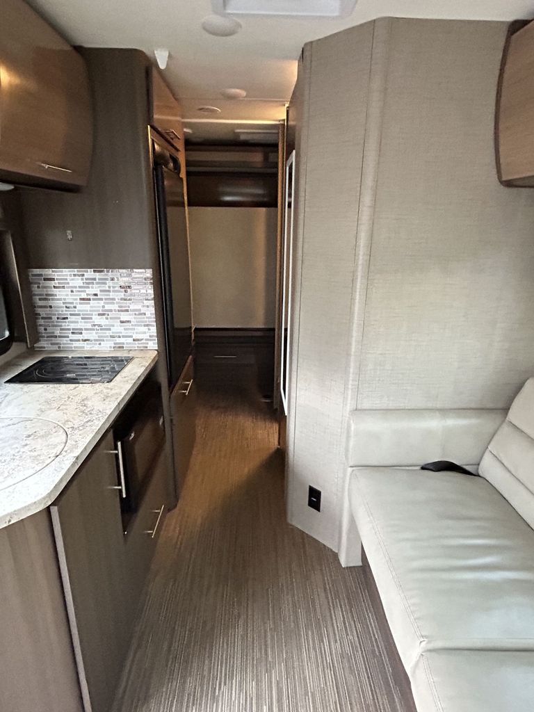 2018 Thor Motor Coach Gemini 23TR - National Vehicle