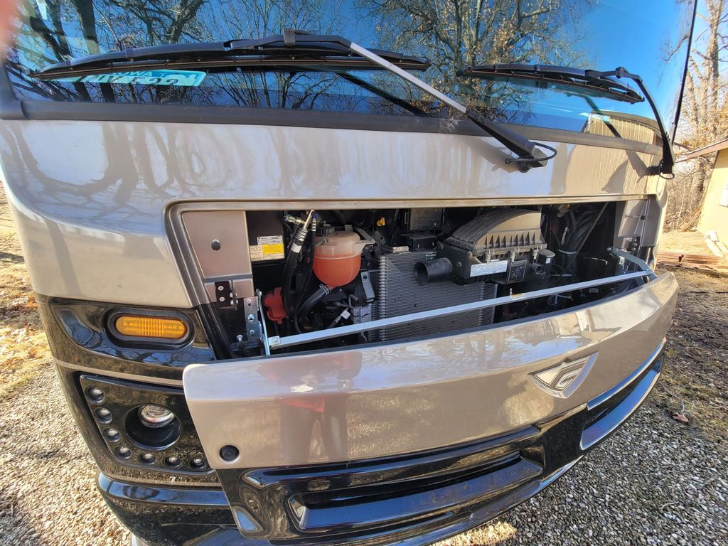 2020 Fleetwood Bounder 33C - National Vehicle