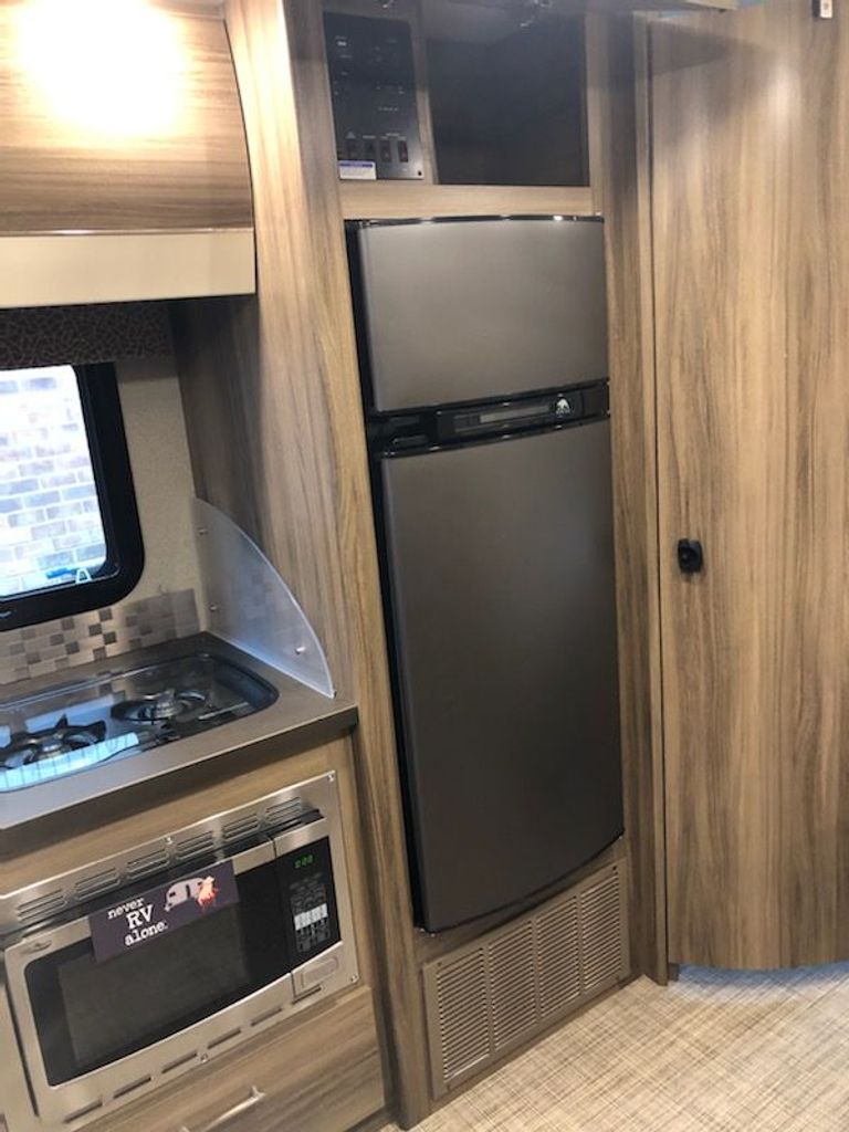 2019 Jayco Melbourne Prestige 24LP - National Vehicle