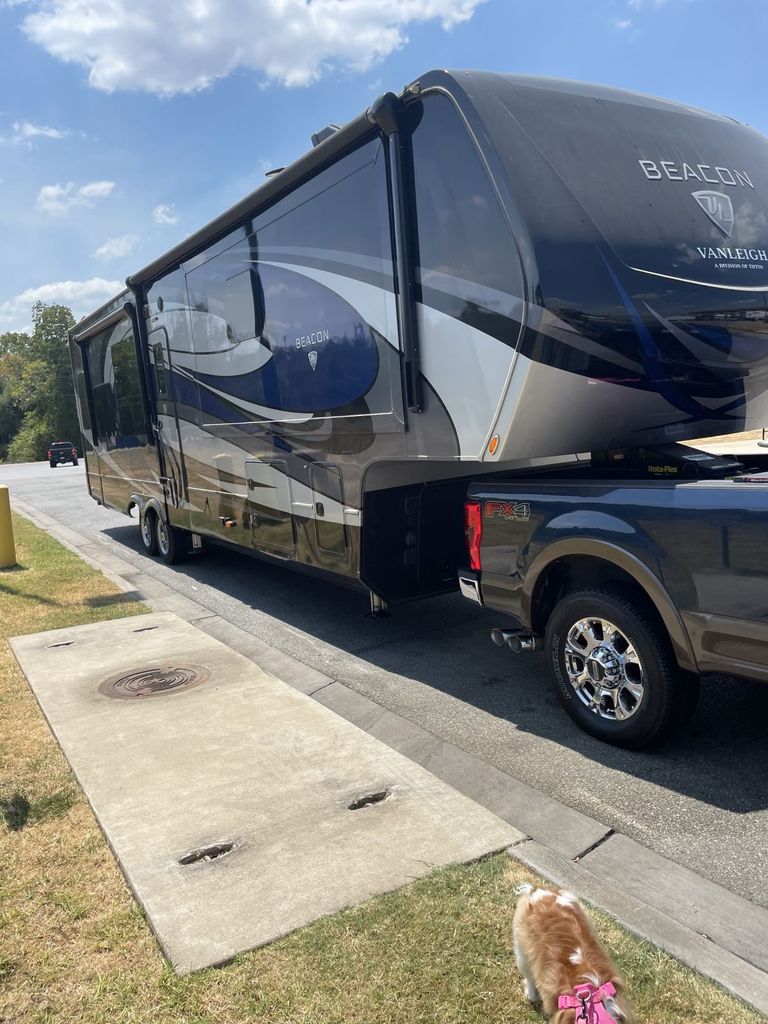 2020 Vanleigh Beacon 39FBB - National Vehicle