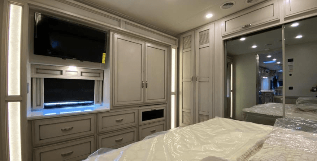 2021 Newmar Canyon Star 3722 - National Vehicle