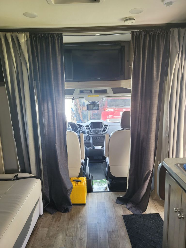 2018 Winnebago Fuse 23A - National Vehicle