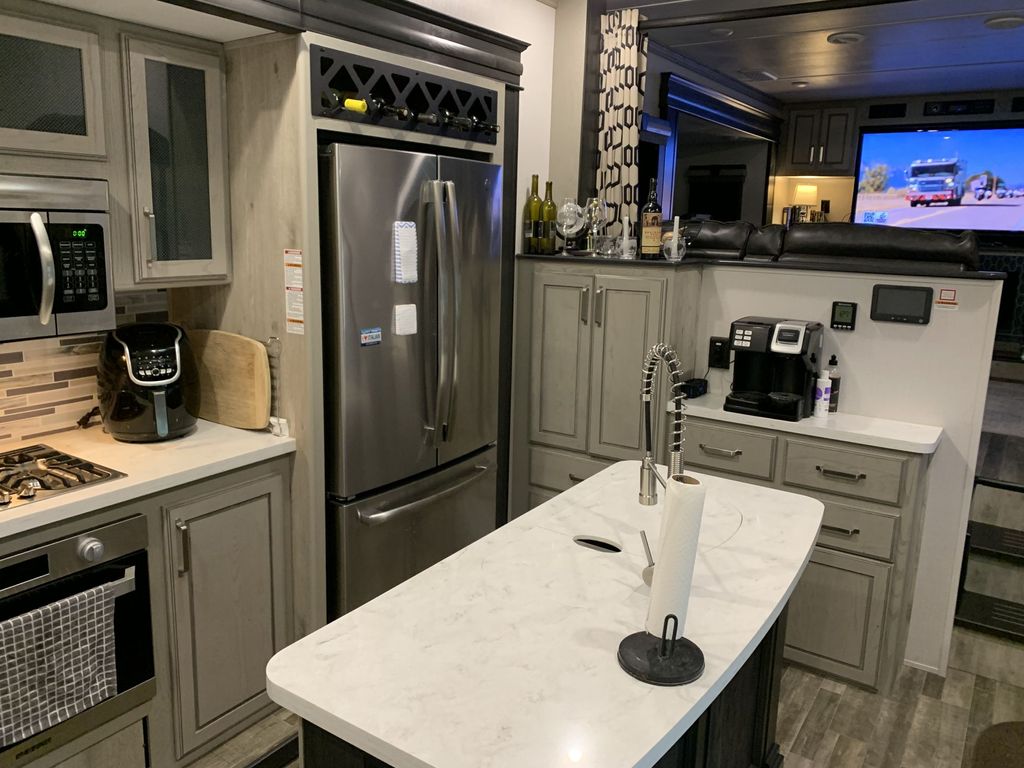 2021 Keystone Alpine 3700FL - National Vehicle