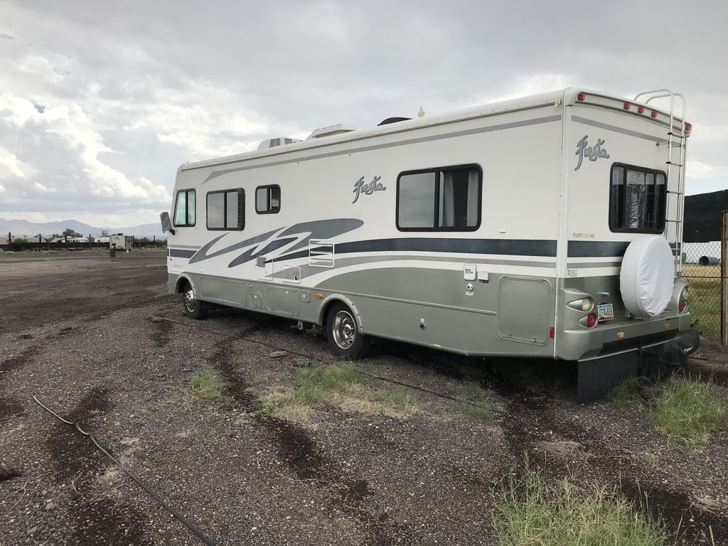 2004 Fleetwood Fiesta 31H - National Vehicle