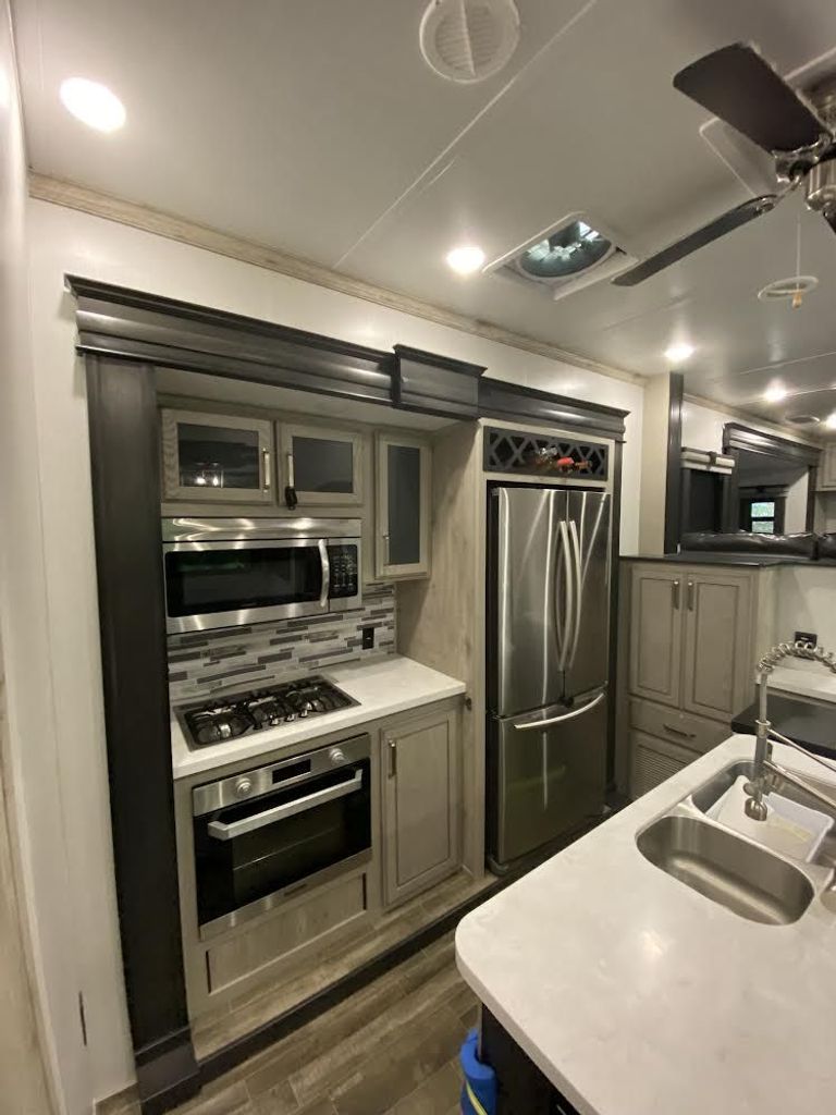 2021 Keystone Alpine 3700FL - National Vehicle