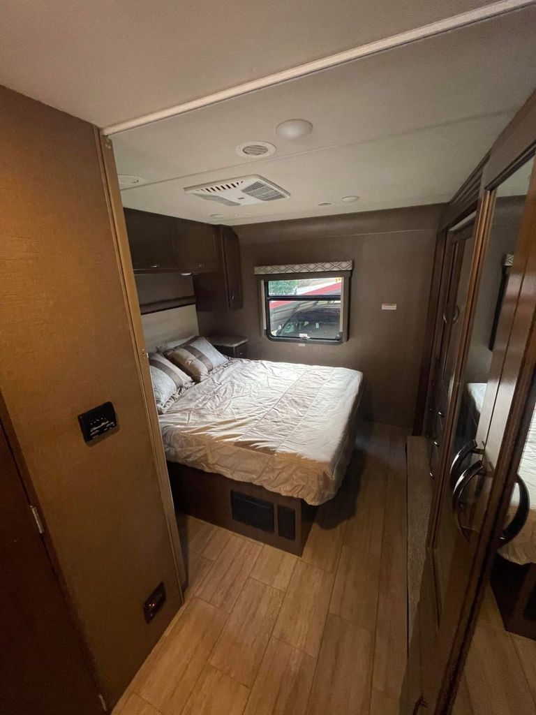 2018 Thor Motor Coach Freedom Traveler A30 - National Vehicle