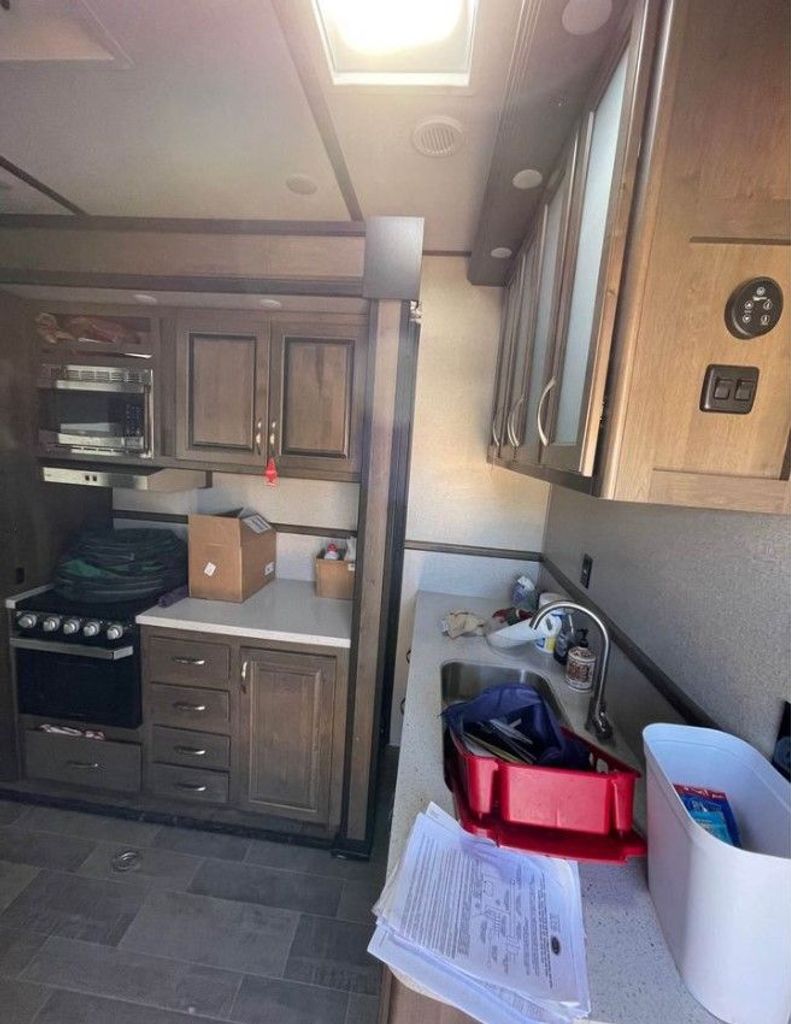 2019 Dutchmen Voltage Triton Toy Hauler 3351 - National Vehicle