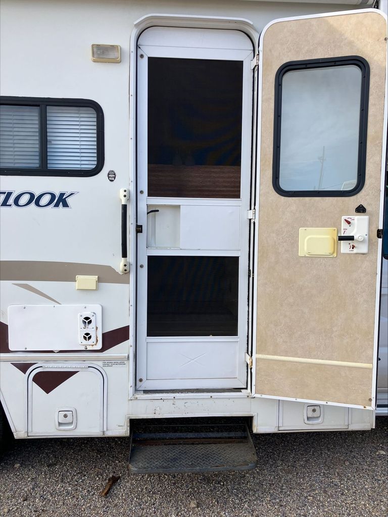 2006 Winnebago Outlook 24V - National Vehicle