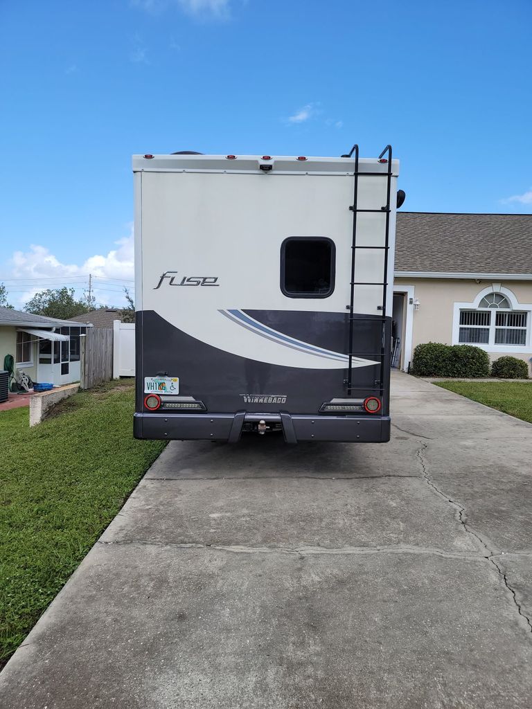2018 Winnebago Fuse 23A - National Vehicle