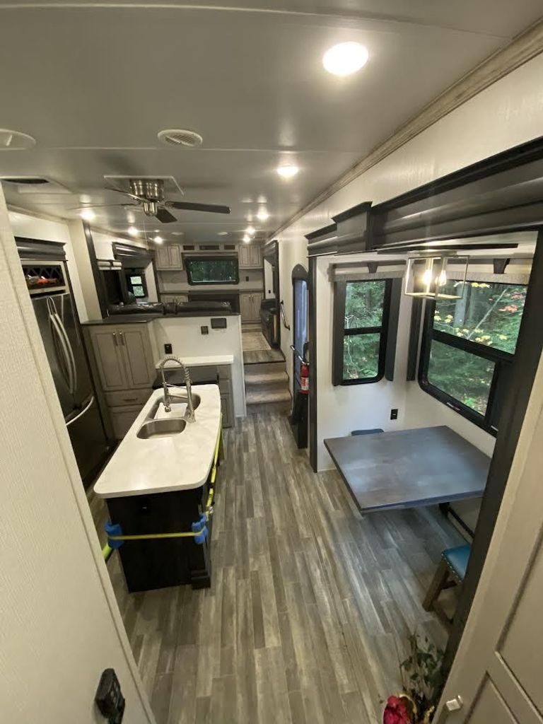 2021 Keystone Alpine 3700FL - National Vehicle