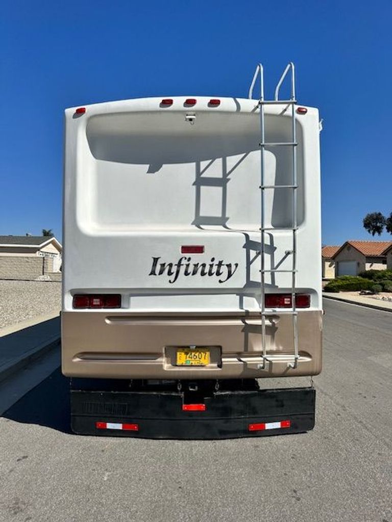 2002 Four Winds Infinity 32R - National Vehicle