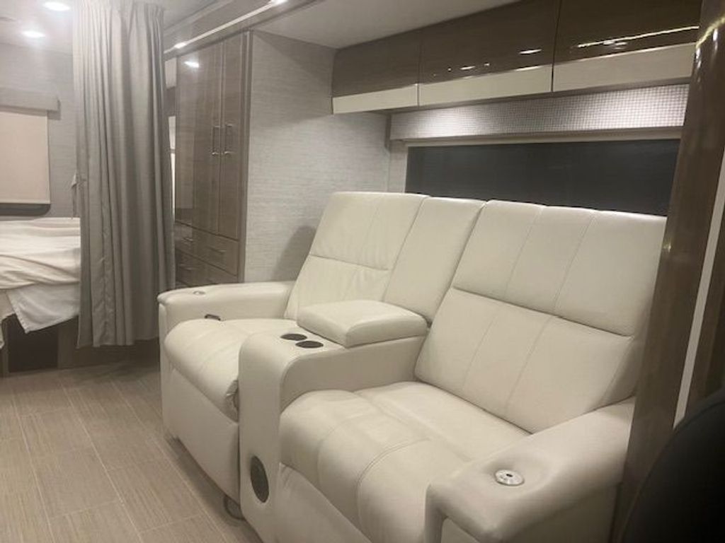 2022 Jayco Melbourne Prestige 24LP - National Vehicle