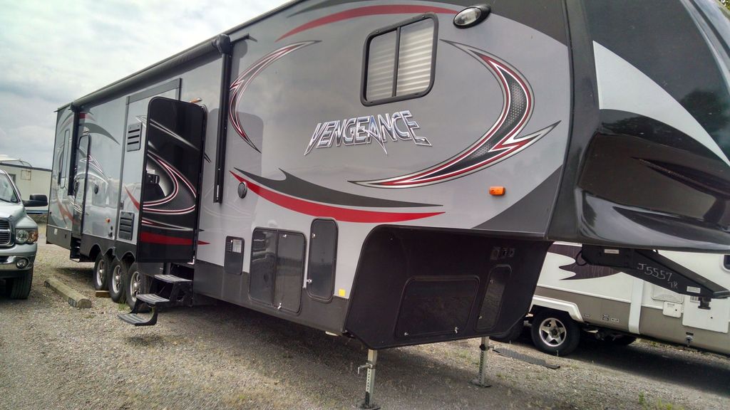 2014 Forest River Cherokee Vengeance 377V - National Vehicle