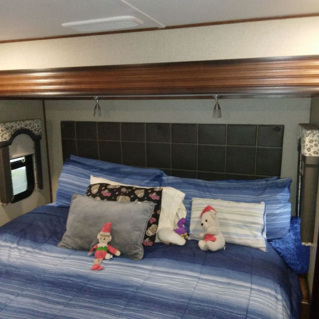 2018 Keystone Alpine 3651RL - National Vehicle