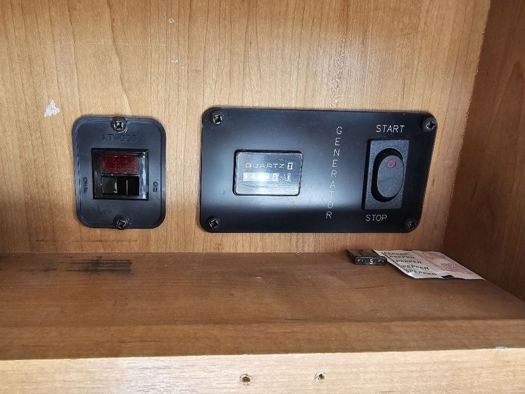 2008 Four Winds 5000 28A - National Vehicle