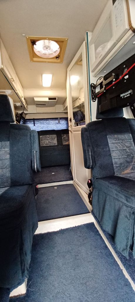 1998 Leisure Travel Van Freedom Widebody - National Vehicle