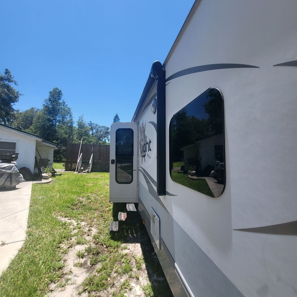 2016 Open Range Light 308BHS - National Vehicle