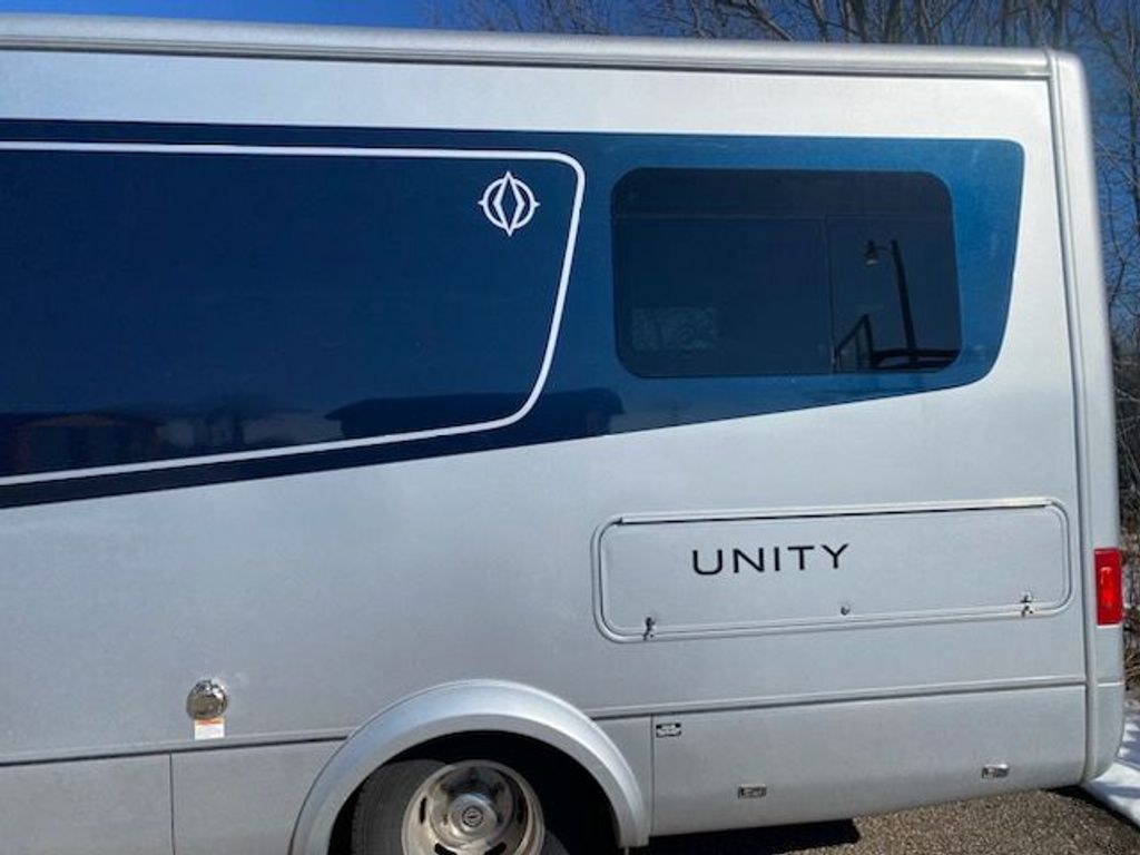 2020 Leisure Travel Van Unity U24TB - National Vehicle