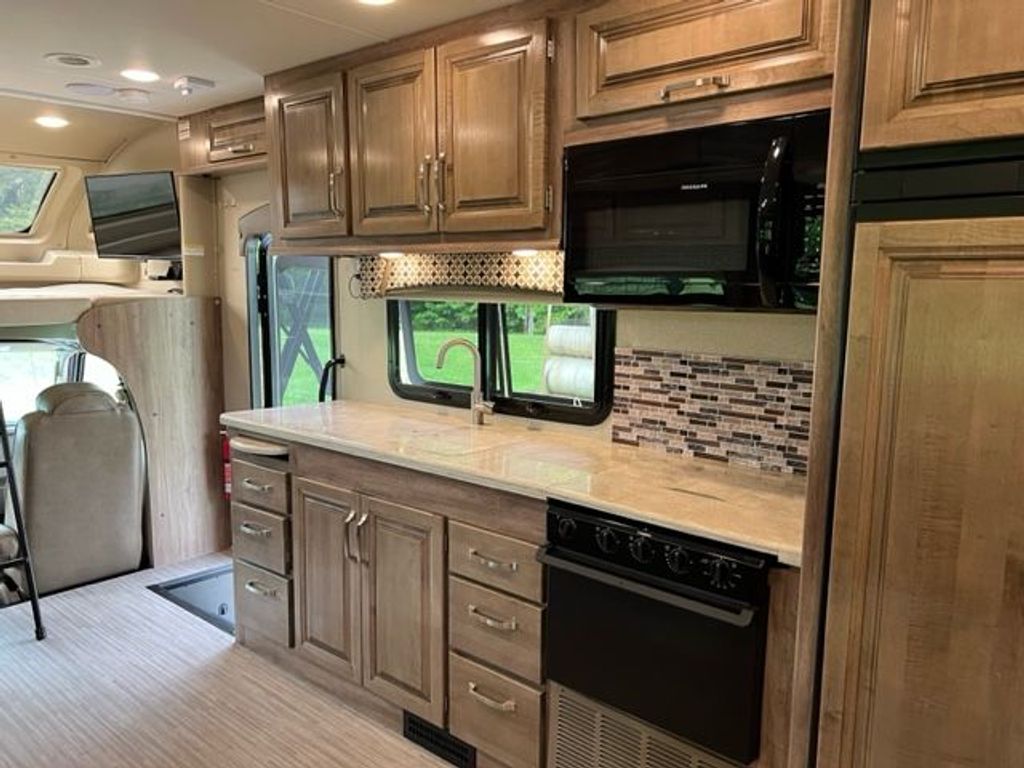 2019 Jayco Greyhawk Prestige 29MVP - National Vehicle