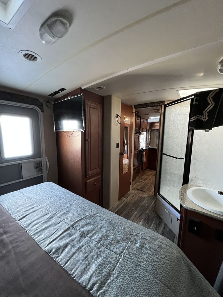 2018 Arctic Fox Classic 25Y - National Vehicle