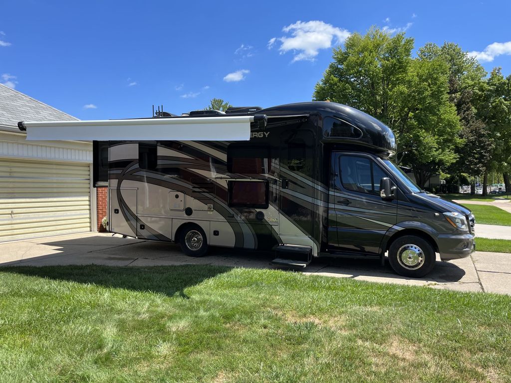 2018 Thor Motor Coach Synergy 24SP - National Vehicle