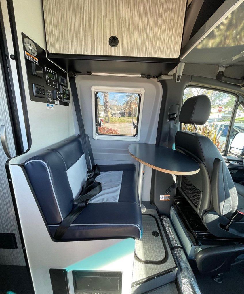 2022 Winnebago Revel 44E 4x4 - National Vehicle