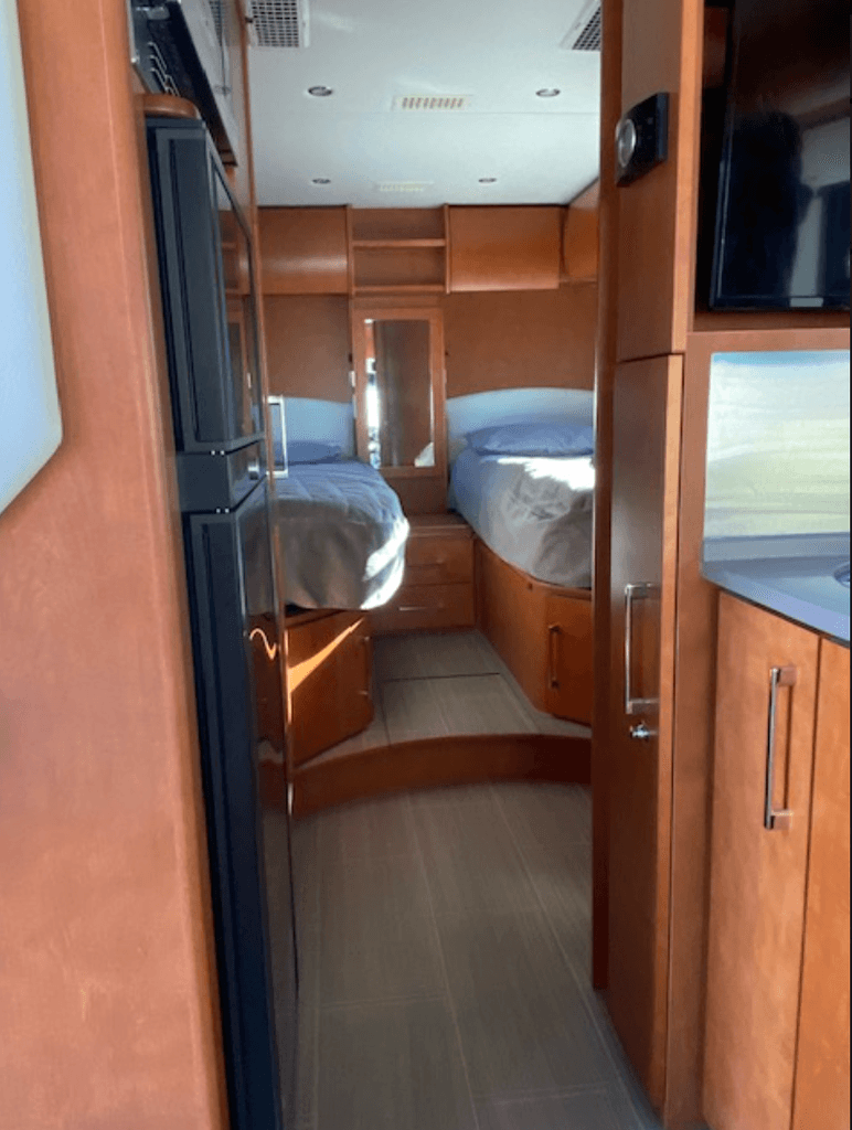 2020 Leisure Travel Van Unity U24TB - National Vehicle